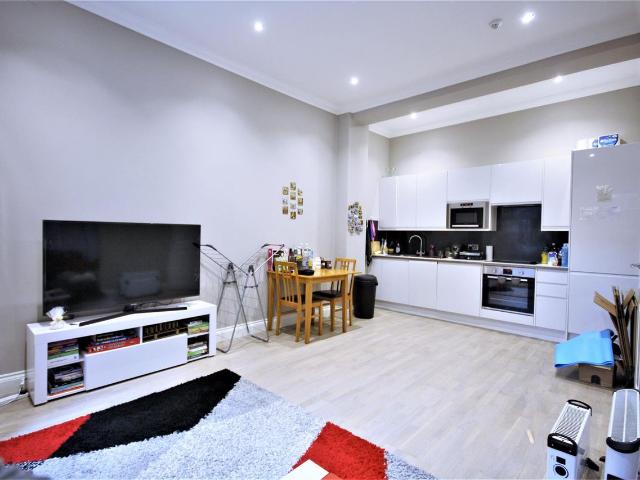 3, 14 Richmond Place, Brighton BN2, 1 bed flat to rent, £1,450 pcm | PrimeLocation