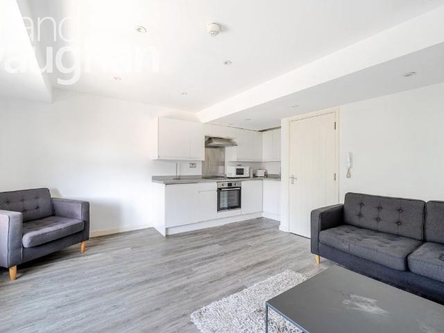 Richmond Place, Brighton, East Sussex BN2, 1 bed flat to rent, £1,350 pcm | PrimeLocation