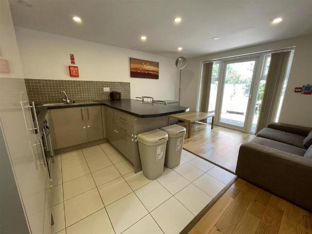 Richmond Road, Cardiff 2 bed apartment to rent £1,150 pcm £265 pw