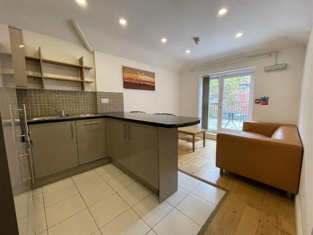 Richmond Road, Cardiff CF24, 1 bed flat to rent, £1,100 pcm | PrimeLocation
