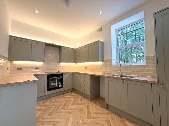 Richmond road, Cardiff CF24 2 bed apartment to rent £1,360 pcm £314 pw