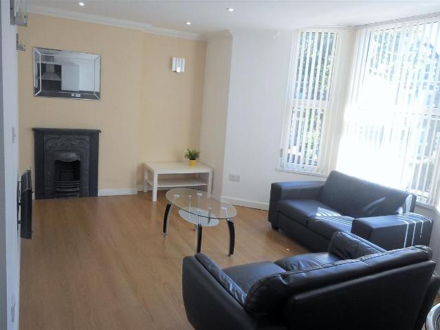 Richmond Road, Cardiff CF24, 2 bed flat to rent, £1,200 pcm | PrimeLocation