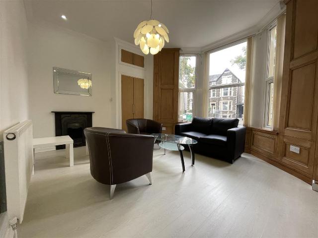 Richmond Road, Cardiff CF24, 2 bed flat to rent, £1,400 pcm | PrimeLocation