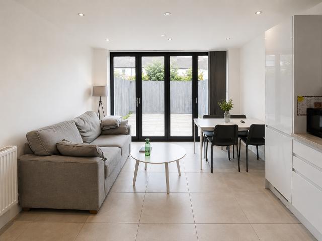 Richmond Road, Cardiff CF24, 2 bed flat to rent, £1,550 pcm | PrimeLocation