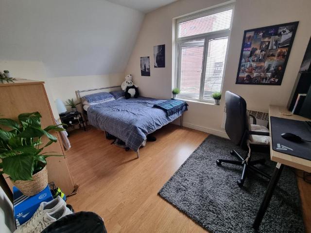 Richmond Road, Cardiff CF24 2 bed flat to rent £1,075 pcm £248 pw