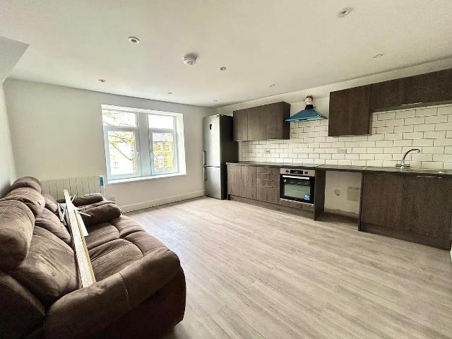 Richmond Road, Cardiff CF24, 2 bed flat to rent, £1,200 pcm | PrimeLocation