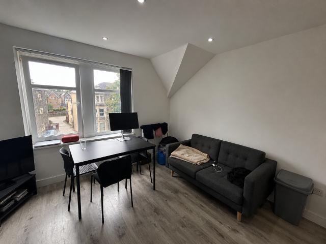 Richmond Road, Cardiff CF24, 2 bed flat to rent, £1,200 pcm | PrimeLocation