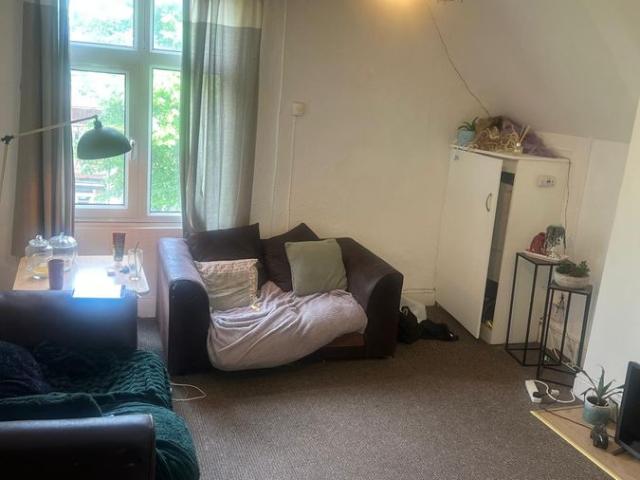 Richmond Road, Cardiff CF24, 2 bed flat to rent, £1,250 pcm | PrimeLocation