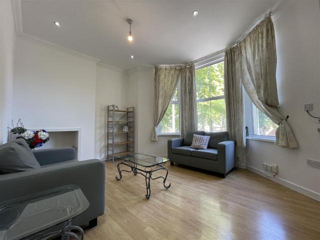 Richmond Road, Cardiff CF24, 2 bed flat to rent, £1,300 pcm | PrimeLocation