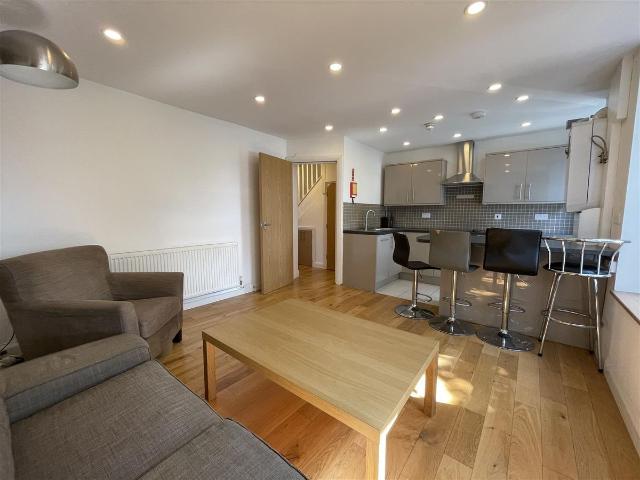 Richmond Road, Cardiff CF24, 3 bed shared accommodation to rent, £1,925 pcm | PrimeLocation