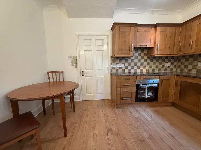 Richmond Road, Cathays, Cardiff CF24, 1 bed flat to rent, £850 pcm | PrimeLocation