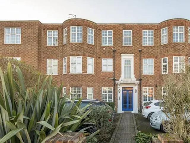 Richmond Road, Cottenham Park, London, SW20 0PF, United Kingdom | 1 bed apartment for rent #139622849 | Rentberry