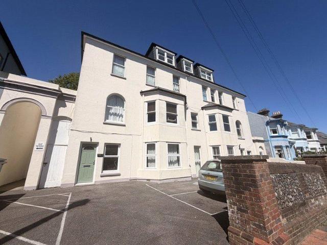Richmond Road, East Sussex BN2 1 bed flat to rent £1,050 pcm £242 pw