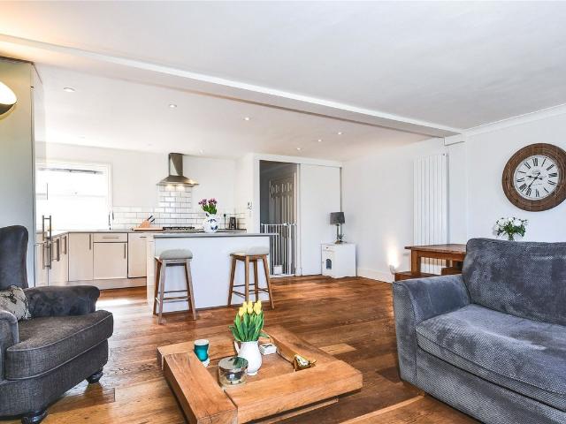 Richmond Road, East Twickenham, Middlesex TW1, 2 bed flat to rent, £2,700 pcm | PrimeLocation