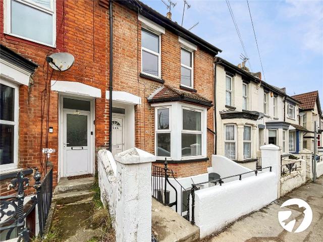 Richmond Road, Gillingham, Kent ME7, 1 bed flat to rent, £950 pcm | PrimeLocation