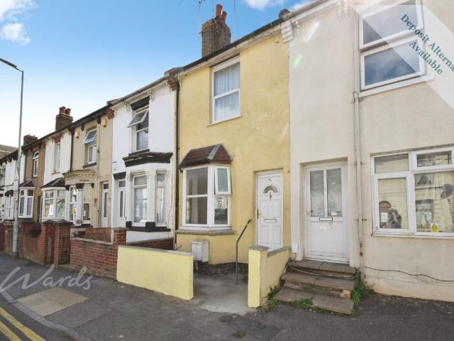 Richmond Road, Gillingham ME7, 2 bed terraced house to rent, £1,350 pcm | PrimeLocation