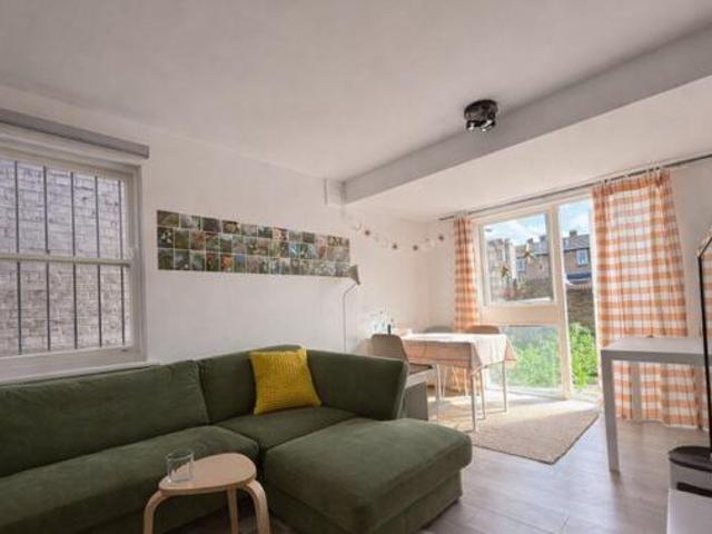 Richmond Road, London, 1 Bedroom Flat