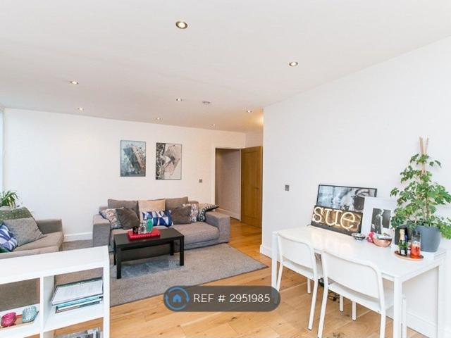 Richmond Road, London E8, 2 bed flat to rent, £2,700 pcm | PrimeLocation