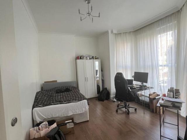 Richmond Road, London E8, 2 bed shared accommodation to rent, £1,350 pcm | PrimeLocation