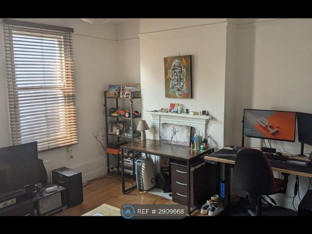 Richmond Road, Twickenham TW1, 1 bed flat to rent, £1,500 pcm | PrimeLocation