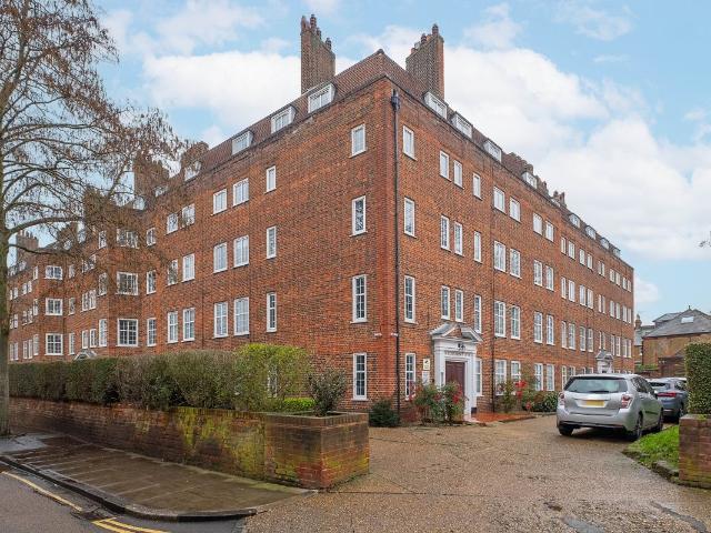Richmond Road, Twickenham TW1, 2 bed flat to rent, £2,500 pcm | PrimeLocation