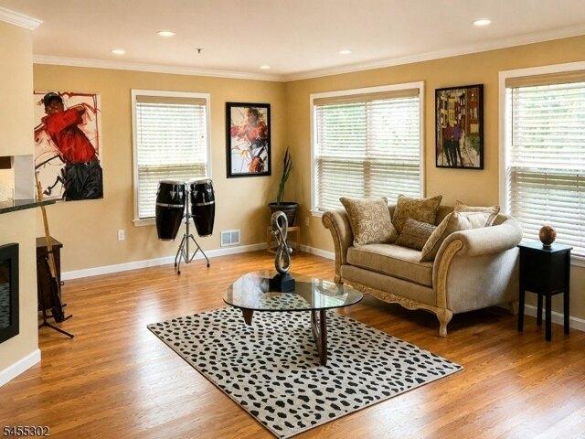 Richmond St, Newark, Condo For Sale