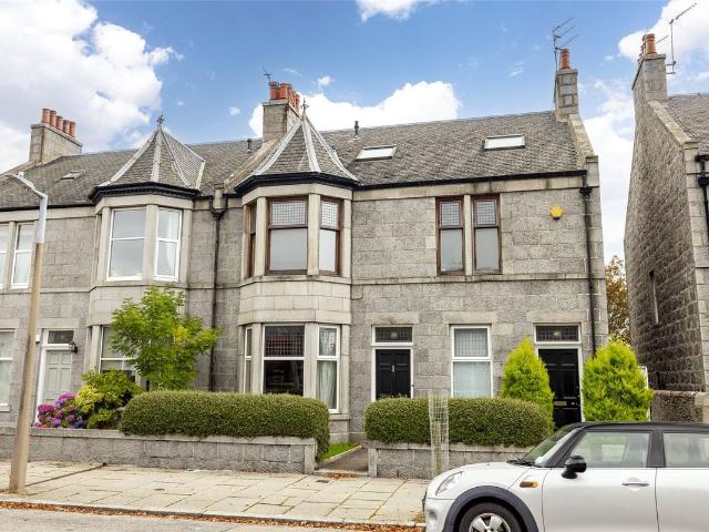 Richmondhill Place, Midstocket, Aberdeen AB15, 4 bed flat to rent, £1,600 pcm | PrimeLocation