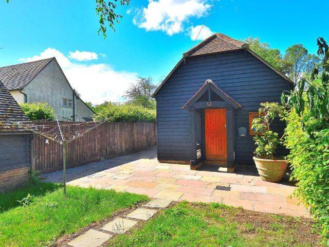 Richmonds Green, Thaxted, Dunmow CM6, 1 bed barn conversion to rent, £1,100 pcm | PrimeLocation