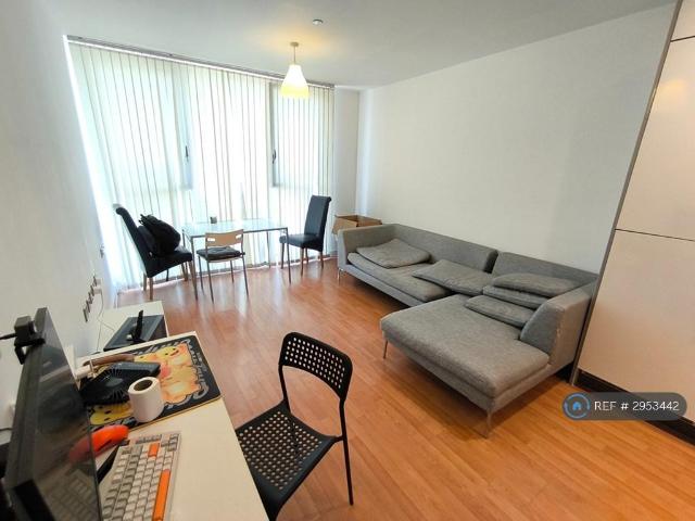 Rick Roberts Way, London, E15 1 bed flat to rent £1,825 pcm £421 pw
