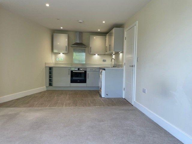 Rickmansworth Road, Amersham HP6, 2 bed flat to rent, £1,475 pcm | PrimeLocation