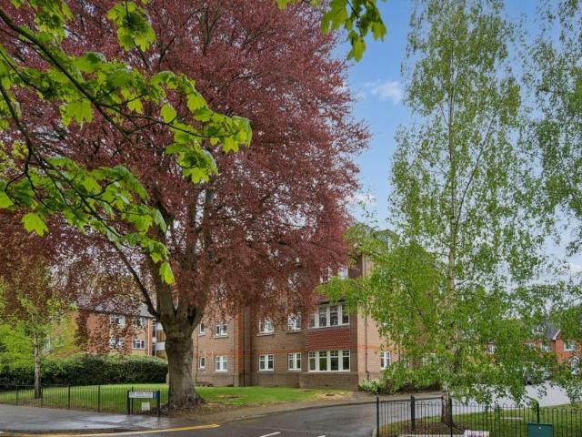 Rickmansworth Road, Watford WD18 2 bed apartment to rent £1,800 pcm £415 pw
