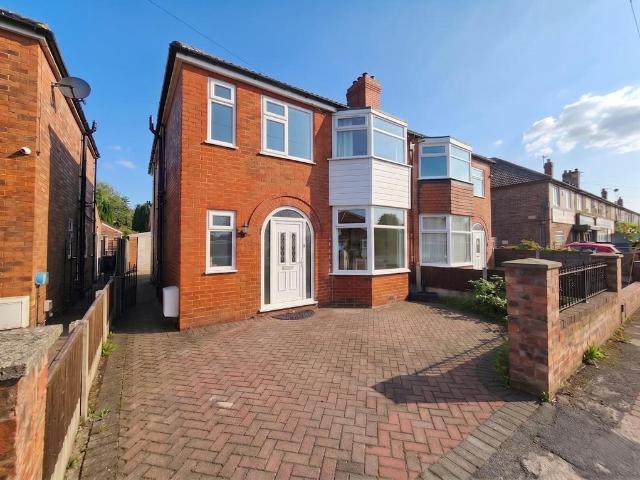 Riddings Road, Timperley, Altrincham 4 bed semi detached house to rent £2,150 pcm £496 pw