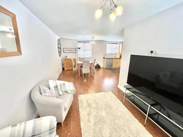 Riddles Court, Watnall, Nottingham NG16, 2 bed flat to rent, £795 pcm | PrimeLocation