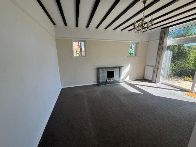 Riddlesdown Avenue, Croydon, CR8 1