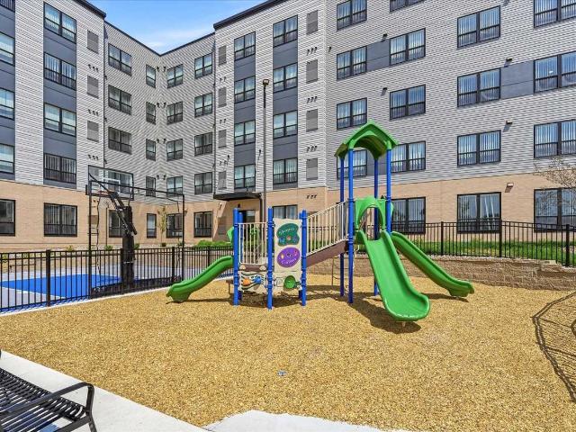 Ride Apartments 3 Bedroom Apartment for Rent at 2550 Rice St, Roseville, MN 55113 Roseville