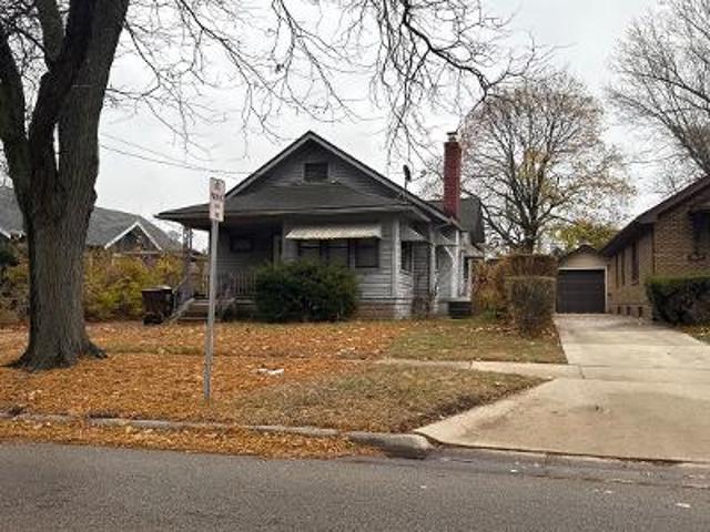 Ridge Ave