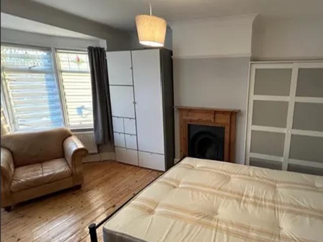 Ridge Avenue, London, N21 2AR, United Kingdom | Room for rent #93628030 | Rentberry
