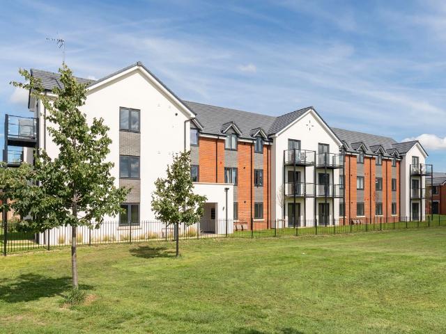 Ridge Close, Cheltenham GL52, 2 bed flat to rent, £1,425 pcm | PrimeLocation