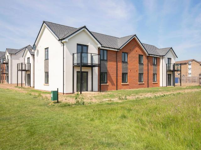 Ridge Close, Cheltenham GL52, 2 bed flat to rent, £1,540 pcm | PrimeLocation