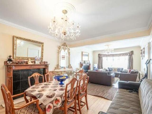 Ridge Close, Holders Hill, 8 Bedroom Detached