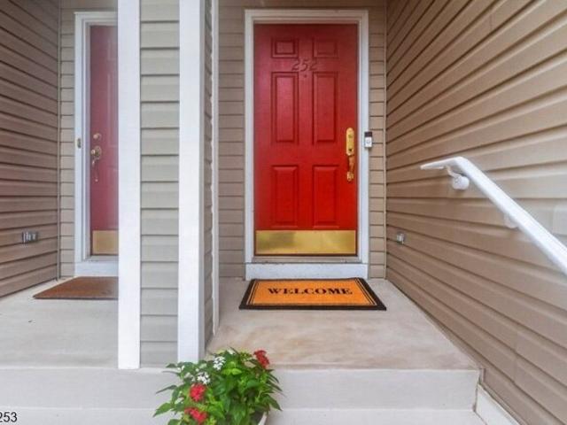 Ridge Dr, Pompton Lakes, Condo For Sale