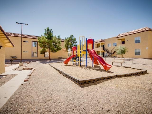 Ridge Falls Apartments 3 Bedroom Apartment for Rent at 2895 E Charleston Blvd, Las Vegas, NV 89104