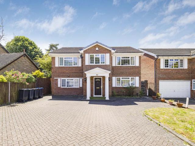 Ridge Langley, South Croydon CR2 4 bed detached house to rent £3,500 pcm £808 pw