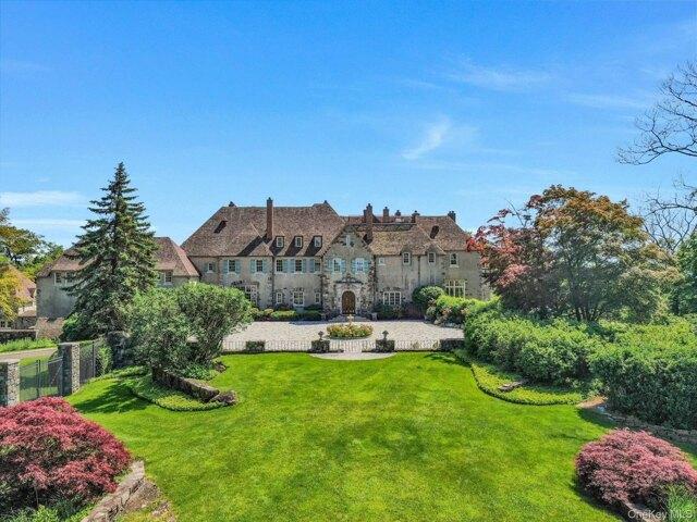 Ridge Rd, Tuxedo Park, Home For Sale