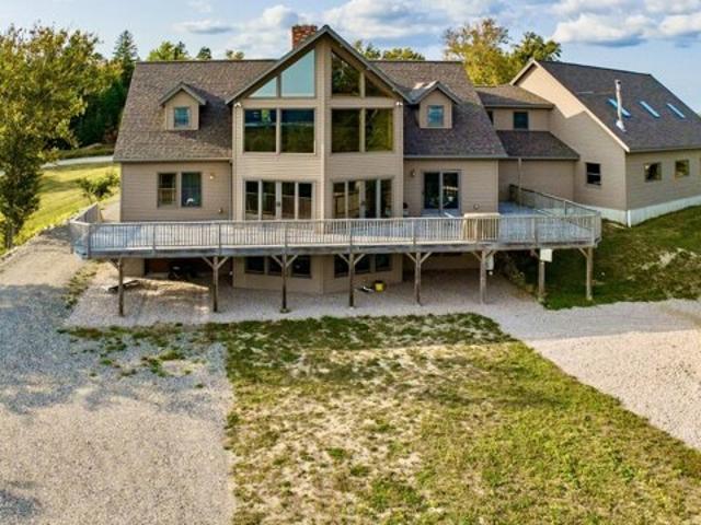 Ridge Rd, Marshfield, Home For Sale