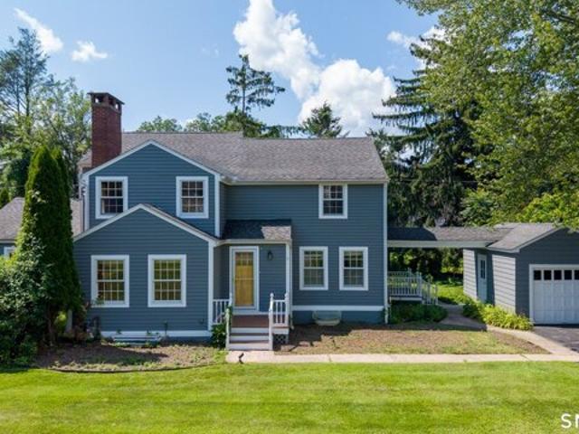 Ridge Rd, North Haven, Home For Sale