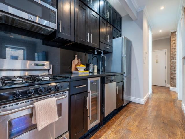 Ridge St apt fully furnished/ready to go