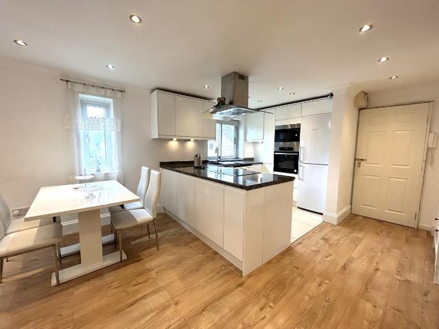 Ridgemont Close, Oxford, Summertown OX2, 3 bed flat to rent, £2,500 pcm | PrimeLocation