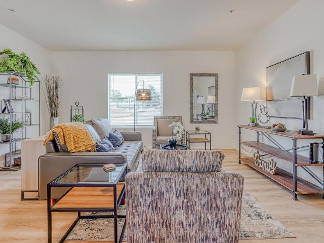 Ridgecrest Apartments 3 Bedroom Apartment for Rent at 2652 W 15th Ave, Kennewick, WA 99337