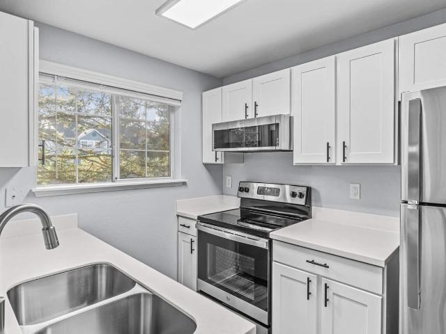 Ridgegate 2 Bedroom Apartment for Rent at 24808 100th Pl Se, Kent, WA 98030